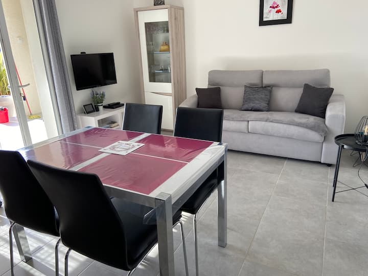 Gîte 4 Personnes Climatisé Dans Résidence. - Ardèche