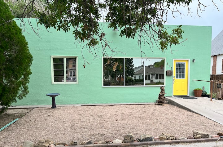 La Junta Vacation Rentals & Homes - Colorado, United States | Airbnb