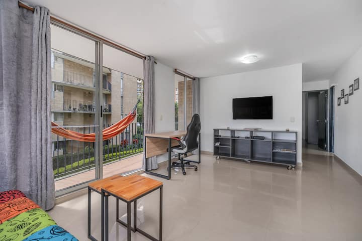 Cozy Entire Apt With Balcony In A Quiet Area - Medellín, Colombia