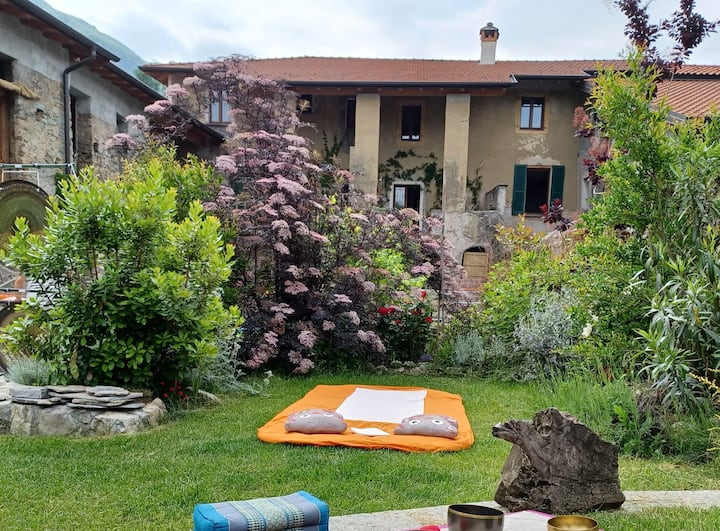 La Ca Del Tuscan, Farmstead With Garden (Apt. 2) - Mandello del Lario