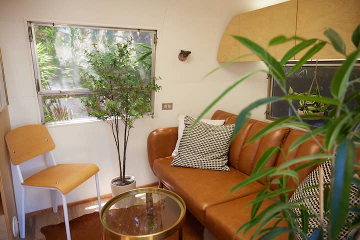 Renovated Airstream With Garden - 켄싱턴