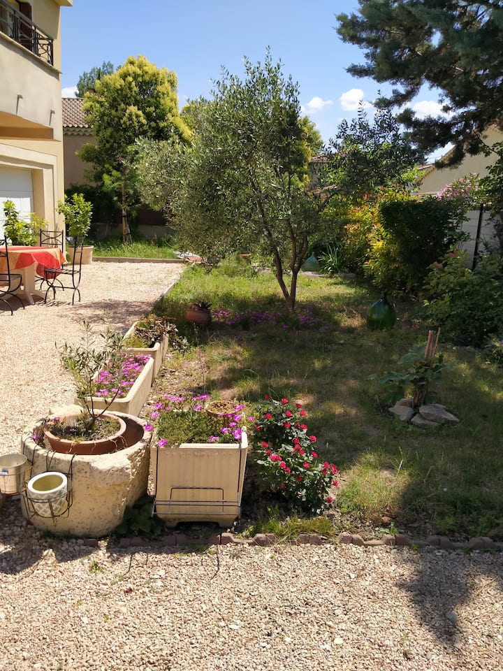 Logement L'isle Sur La Sorgue 5 Mn à Pied  Centre - L'Isle-sur-la-Sorgue