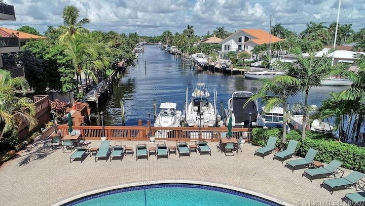 Bella Vita- Paradise Is Only A Few Steps Away! - Pompano Beach, FL