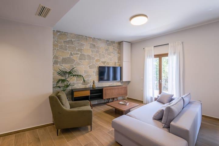 In Heart Of Old Town Saint Rocco's Chic Apt. - Hanya