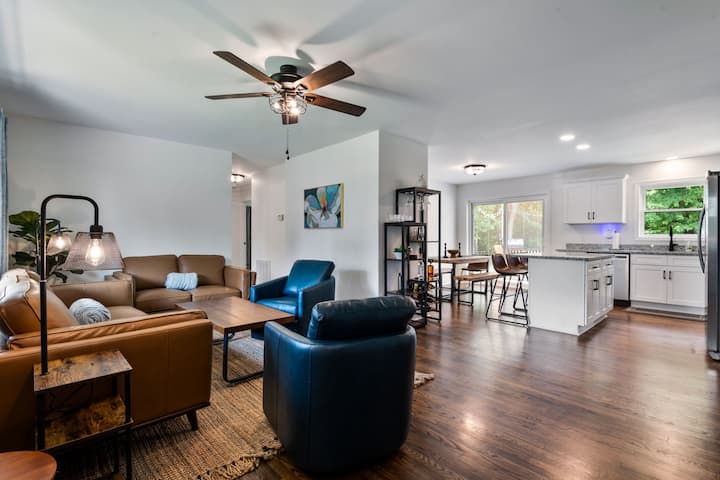 Newly Renovated 4bedroom Near Lr - Hickory, NC