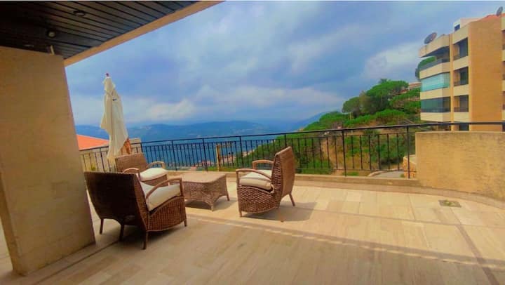 Superbe Duplex De 450 M2 - Beirut