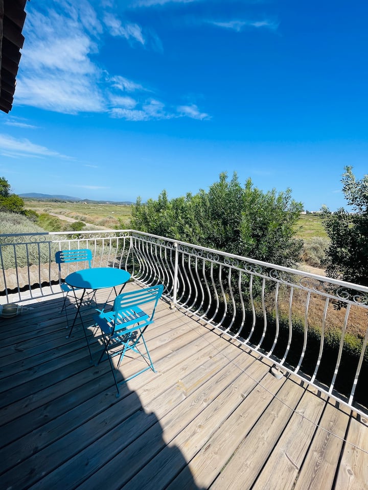 Studio Avec Terrasse Belle Vue Calme Parking Privé - Hyères