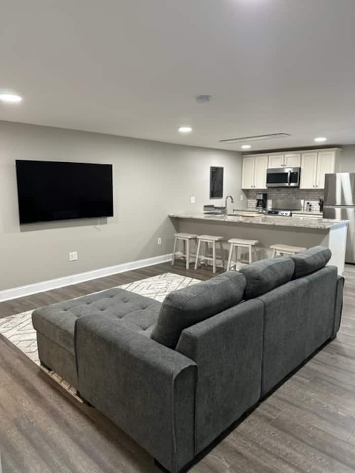 New Arlington Basement Apartment-va Square Metro - Falls Church, VA