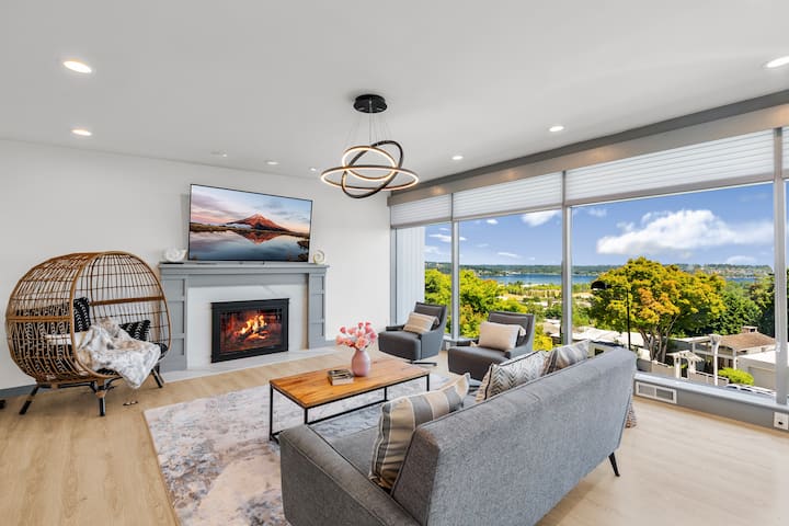 4 Beds Top Floor House With Lake & Mountain Views - Seattle, WA