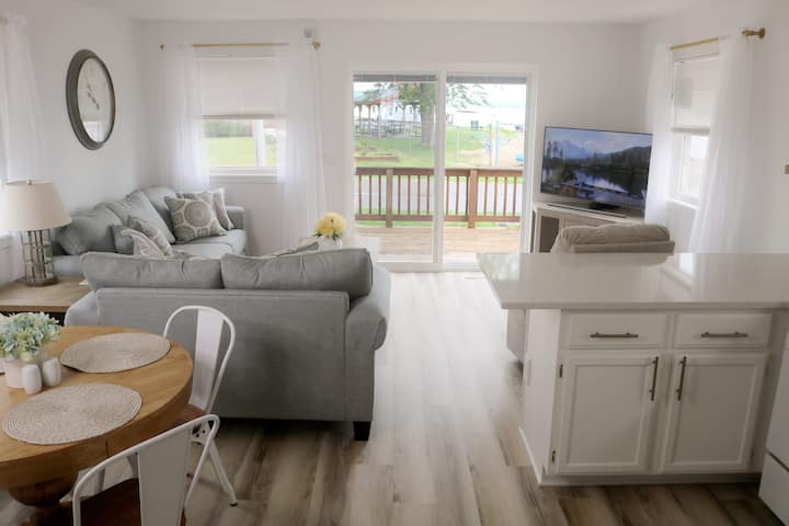 Lake View Cottage In Roscommon - Houghton Lake, MI