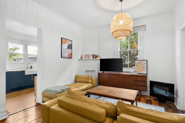 Pocket Of Petersham: A Stylish Inner-west Retreat - Lewisham