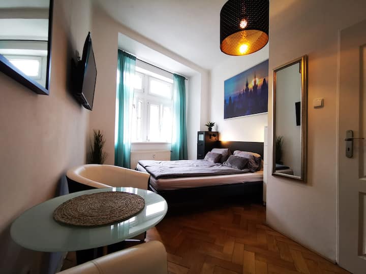 Prague's Cozy Little Room - Prága