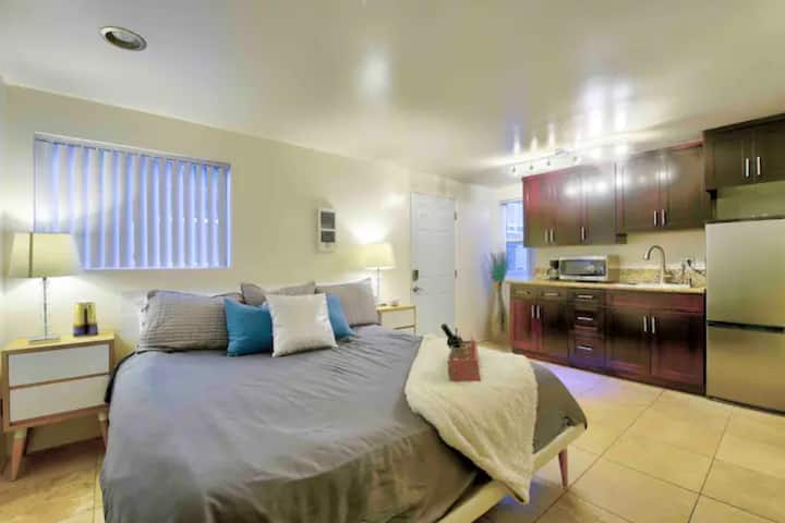 Ocean Suite King Parking+ac! - San Diego, CA