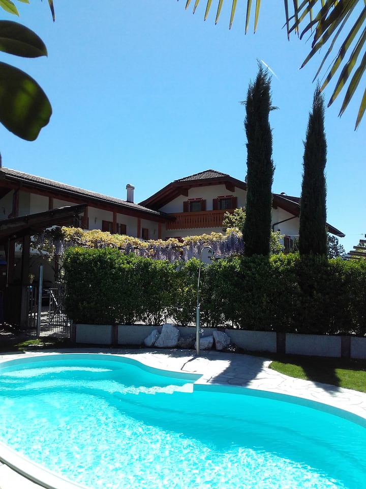 Ferienwohnung "Laugen" | Garten Und Pool - Lana