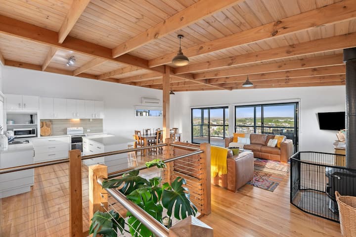 Ocean Views On Aldebaran - Sleeps 11 - 오션 그로브