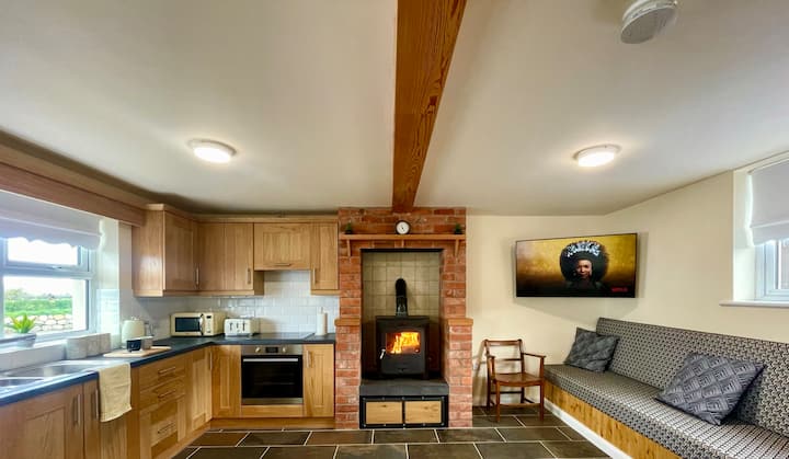 Tergoland Barn, A Rustic Countryside Retreat - Limavady
