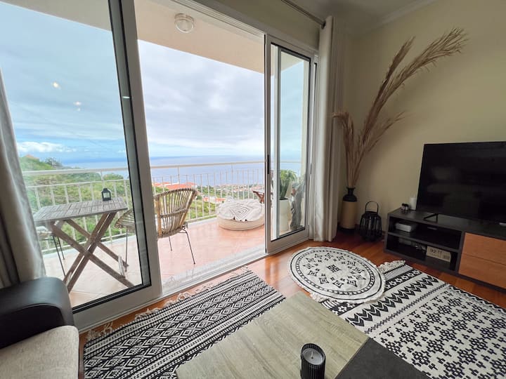 Cozy Apartment With Stunning View - Madeira