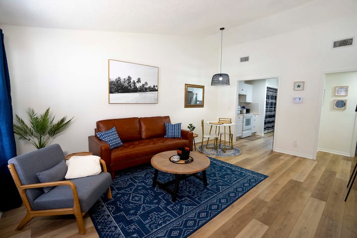 Poinsettia Place A In Tarpon Springs! - Tarpon Springs, FL