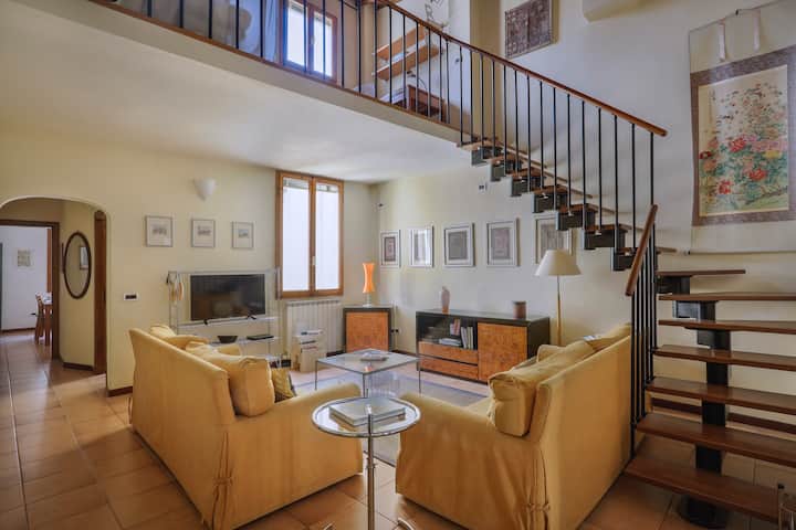 Charming Apartment In Oltrarno - Florence