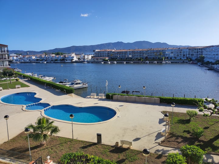 Appartement Avec Piscine Et Superbe Vue - Empuriabrava