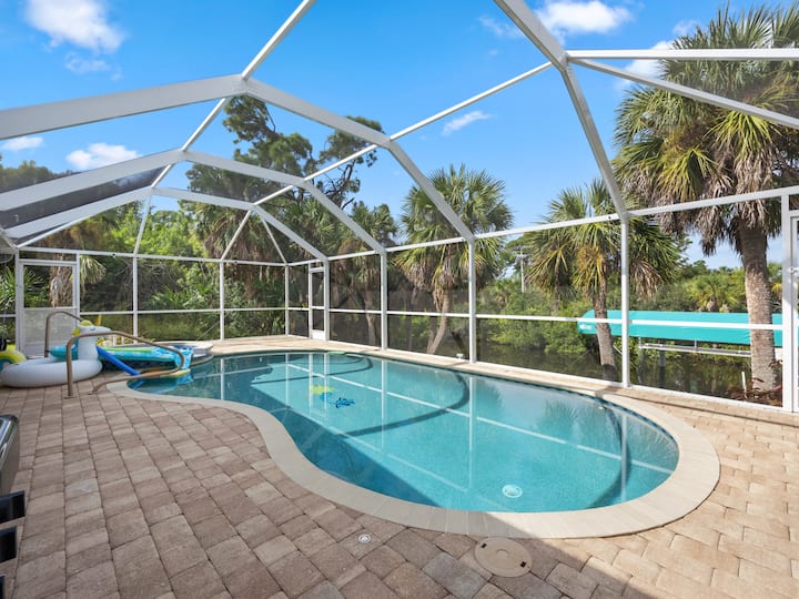 Sea La Vie Home Waterfront And Pool - Port Charlotte, FL