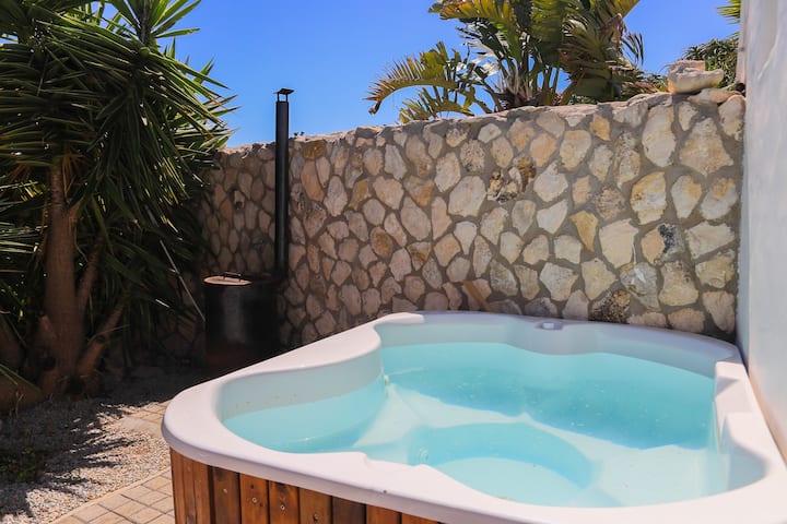Cottage D – Romantic Getaway - Jacobs Bay
