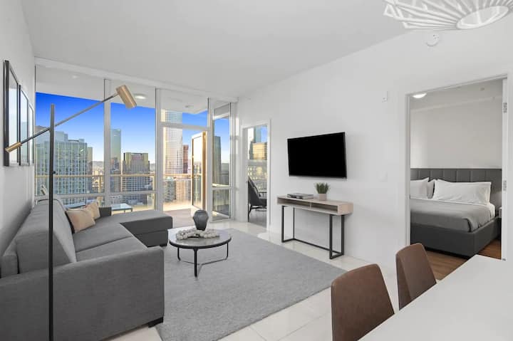 Level South Olive - Airy Dtla 1bd Suite W/office - Los Angeles, CA