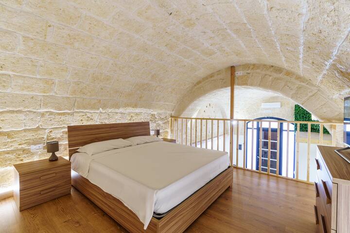 Scaringi Central Apartment - Trani