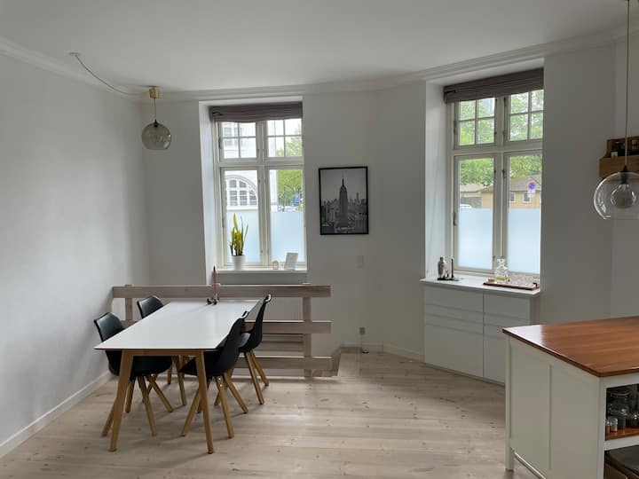 Flot, Stor Og Central Placering - Aarhus