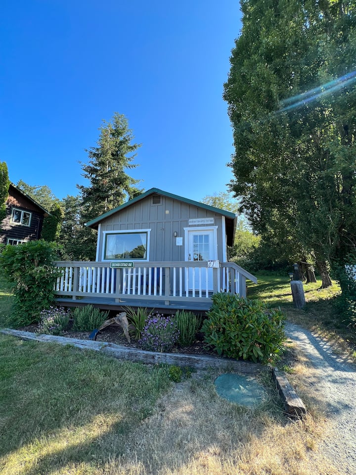 King Apple Cottage - San Juan Islands, WA