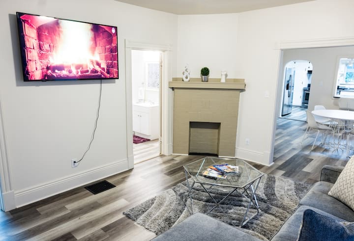 Cozy Retreat In The Heart Of Erie! - Erie, PA