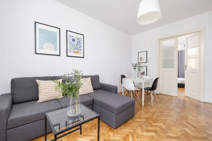 1-bedroom Apartment With Balcony -  Długa 65 - Krakov