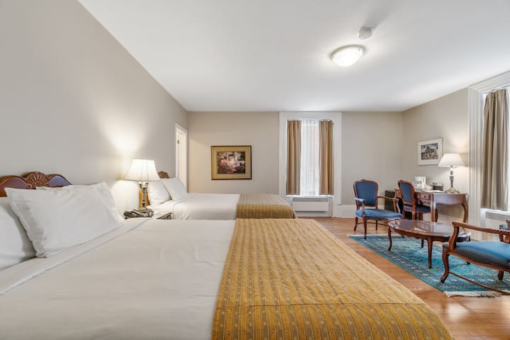 Signature - 2 Lits | Tour - Hôtel Autonome - Quebec City