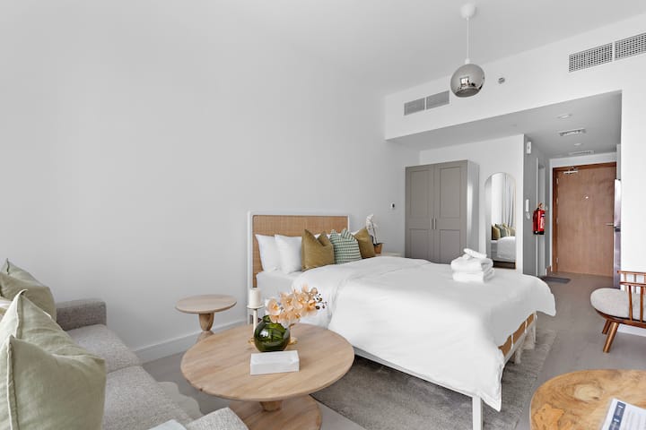 Delightful Staycation In Masdar - Abou Dabi
