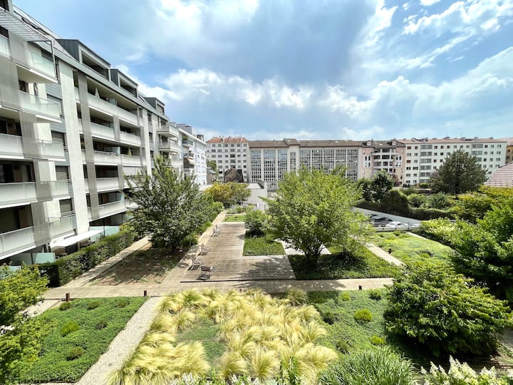 Le Calme Dans Le Triangle D'or - Annecy