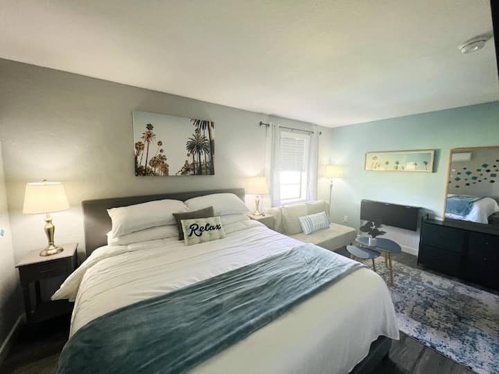 1915 Beach Club- Palms Suite 6 - Daytona Beach, FL