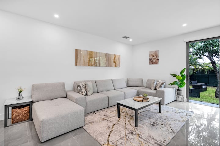 Luxury House 10 Ppl With Pool & Parking - Miami, FL