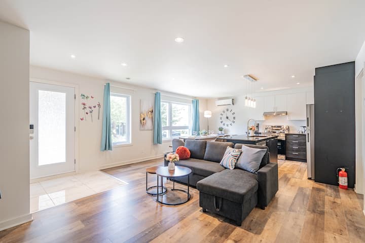 Your Stylish Tranquility Getaway | 2 Free Parking - Boucherville