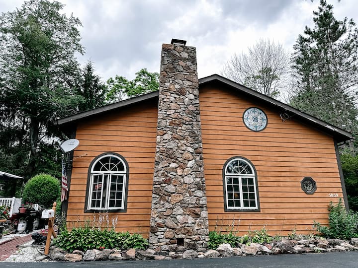 Escape Into Nature In This Spacious Lodge! - Bemus Point, NY