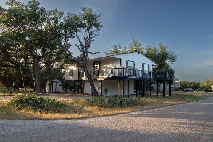 Stunning Lake View! Game Room-fire Pit-feed Deer - Canyon Lake, TX