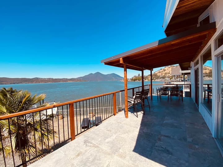 Lake Espace Paradise - Clearlake, CA