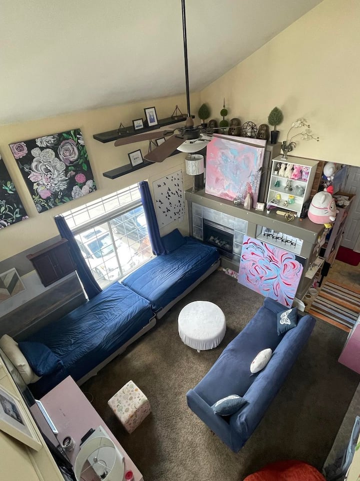 Hello Kitty Kitchen Condo - Thornton, CO