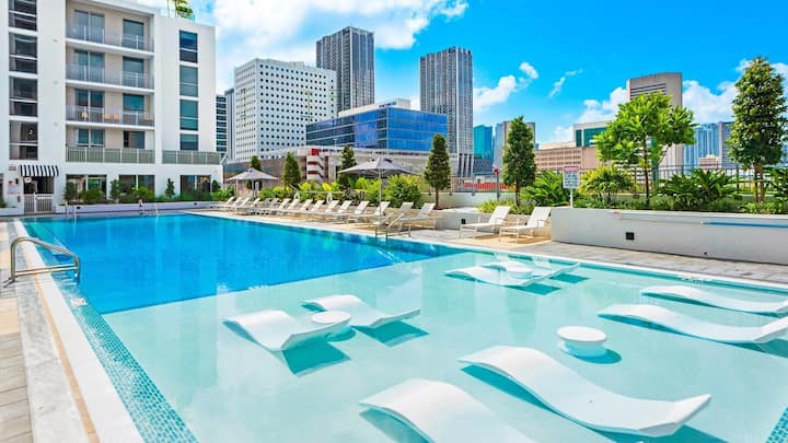 Luxe Apartment In Downtown Miami | Free Parking - Miami, FL