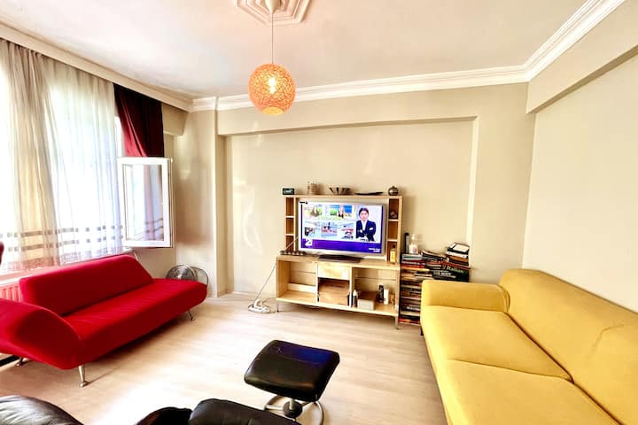 Cool Flat Near Center- Long Term Stays W/1gbps Net - Istanbul