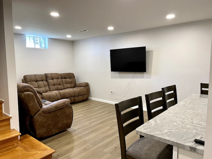 Private Entrance Suite Waterview - Essex, MD