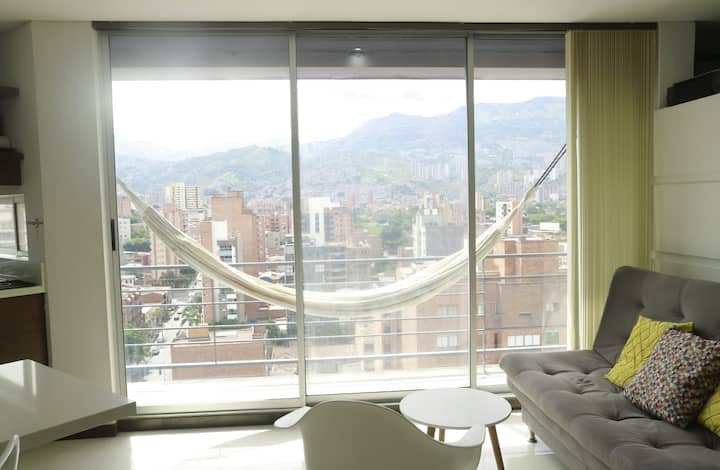 Apto Exclusivo / Sector Laureles - Medellín