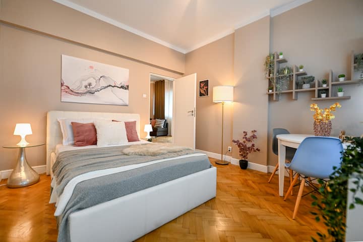 Urban Lifestyle Haven: 1br Apt In Prime Location - Bukarest