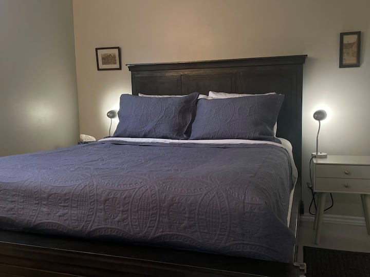 Carolyn's Cozy Retreat - Ottawa