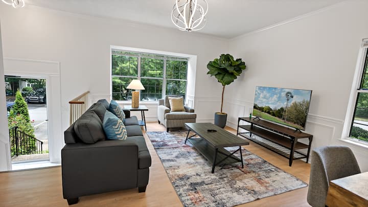 Bright | Central | Reston | Lux - Reston, VA