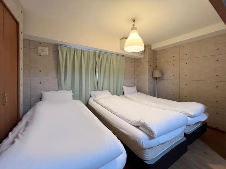 401station 1 Min / Walking To Shinsaibashi, Namba - Osaka, Japan